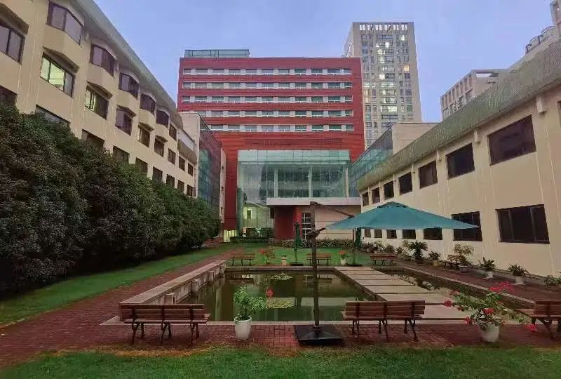 Studying at HNC: My Connection with HNC-南京大学中美文化研究中心